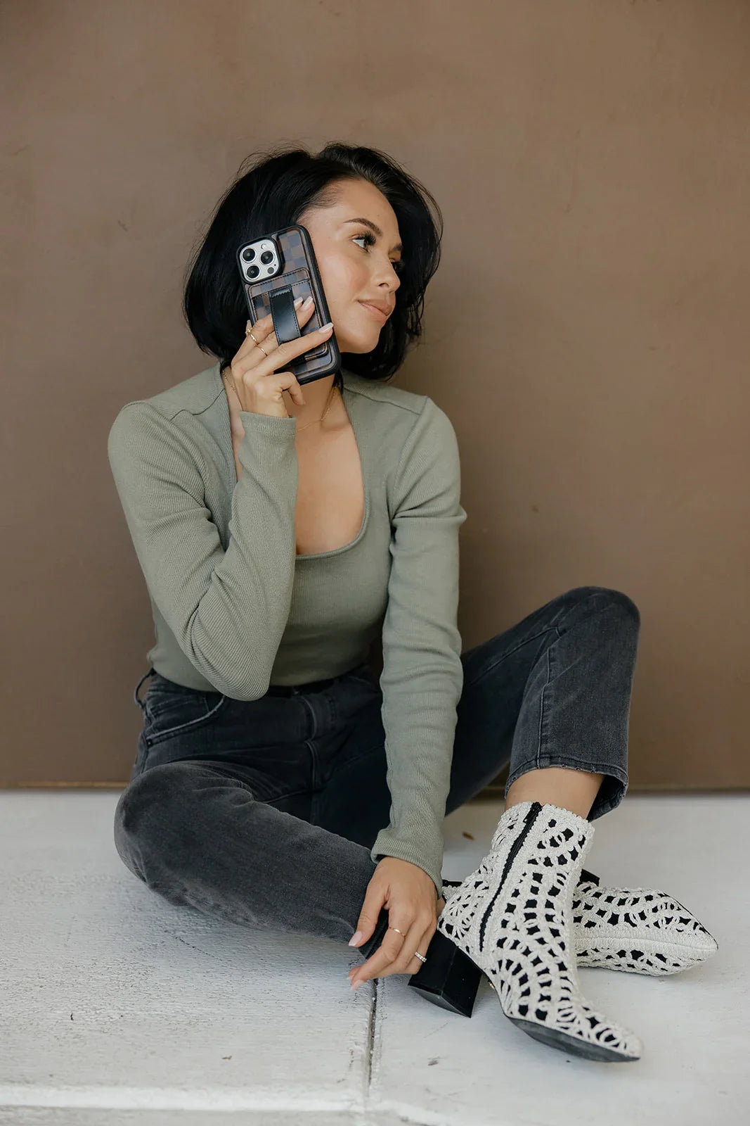 Chelsea Check Magnetic Case and Wallet by Aubree Says – Walli Cases